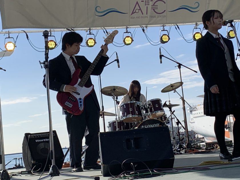 【軽音楽部】東日本復興チャリティーコンサート Sing for the Future に参加しました。 | お知らせ | 大阪偕星学園高等学校